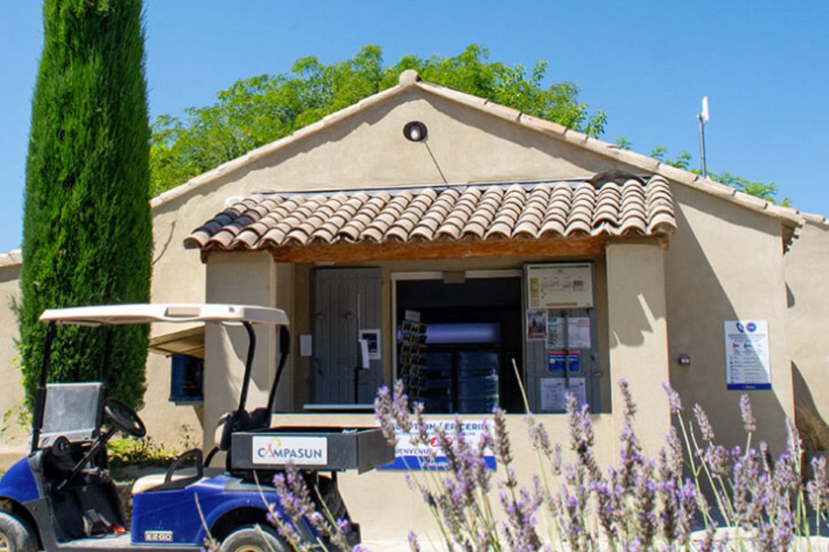 Camping De L'Etang De La Bonde - Sannes - tarifs et avis - Camping and co