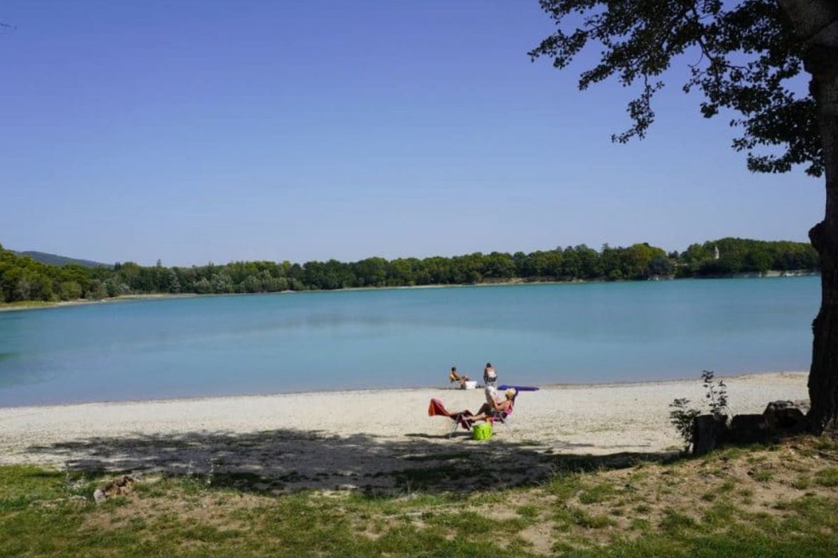 Camping De L'Etang De La Bonde - Sannes - tarifs et avis - Camping and co