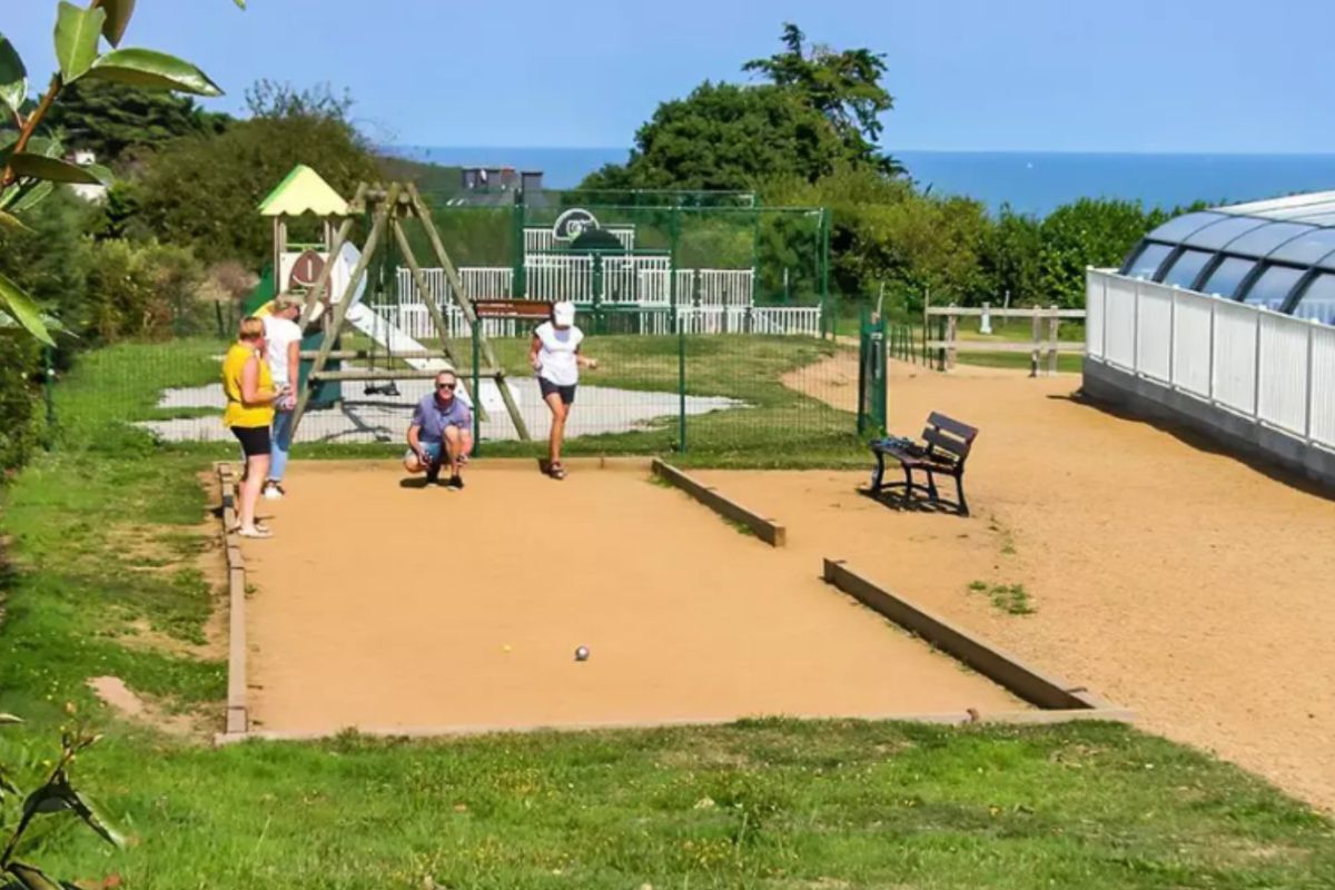 Camping Le Varquez Sur Mer - Plouha - tarifs et avis - Camping and co