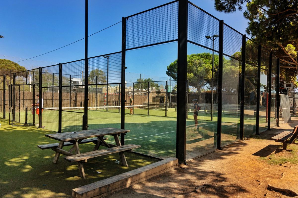 Camping Tres estrellas Gavá-Barcelona - gavá -Tarifas y opiniones ...