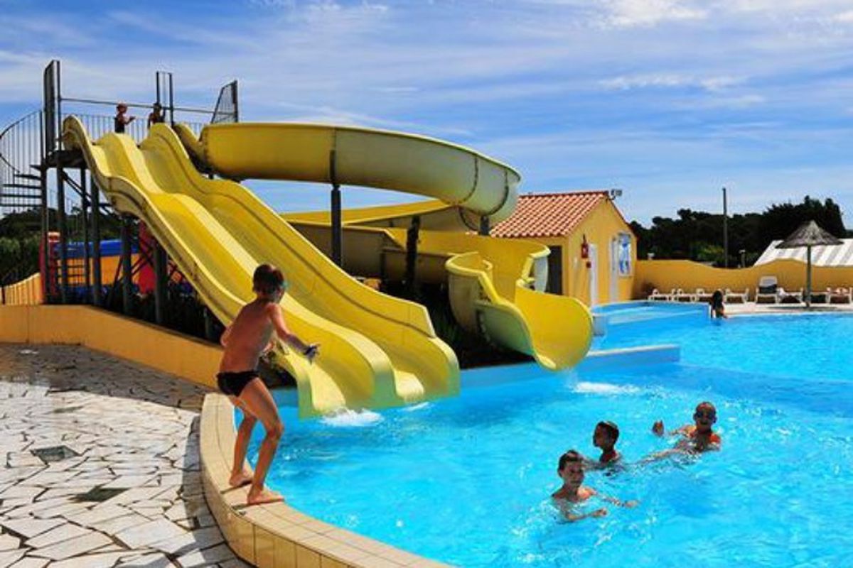 Camping La Parée Du Jonc - Saint-Jean-de-Monts - tarifs et avis ...