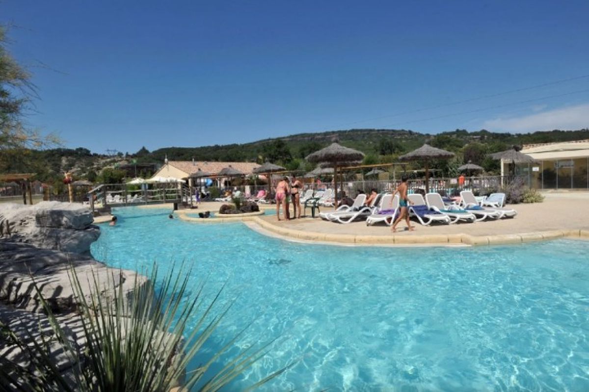 Camping Les Arches - Saint-Jean-le-Centenier - tarifs et avis - Camping ...