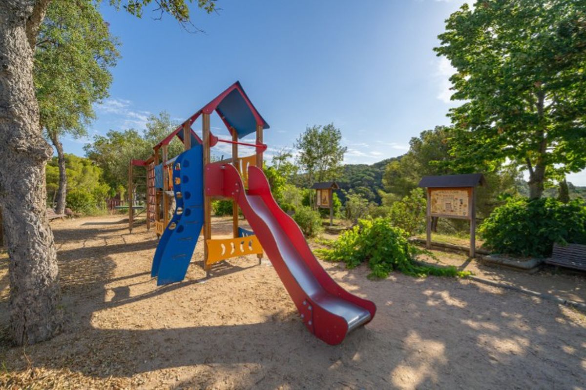 Camping Cala Llevado - Tossa de mar -Tarifas y opiniones - Camping and co