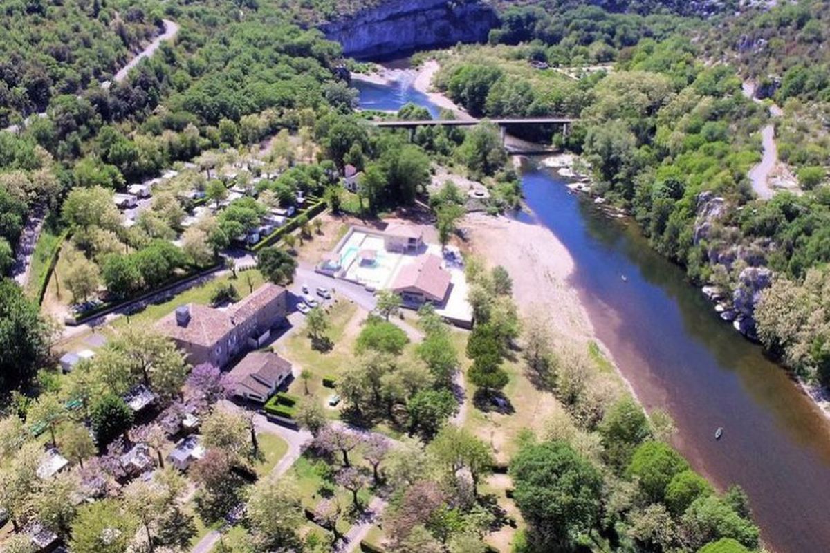 Camping Mazet Plage - Berrias-et-Casteljau - tarifs et avis - Camping ...