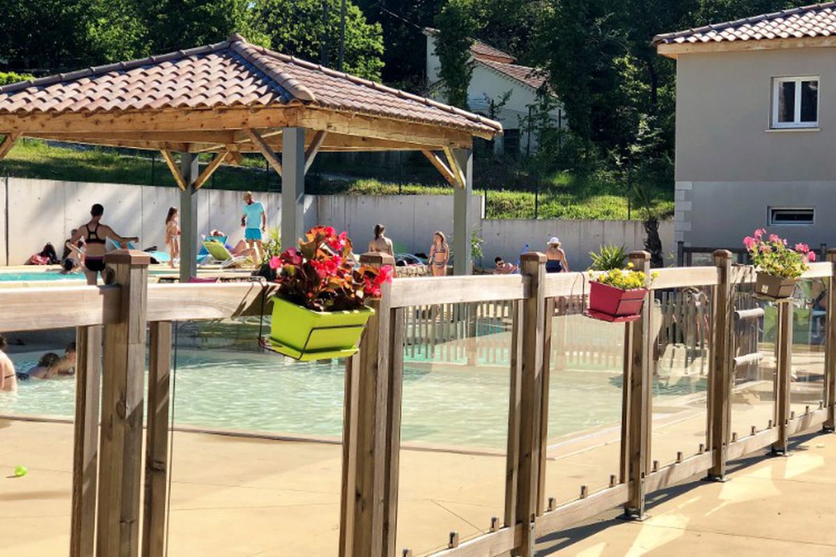 Camping Mazet Plage - Berrias-et-Casteljau - tarifs et avis - Camping ...