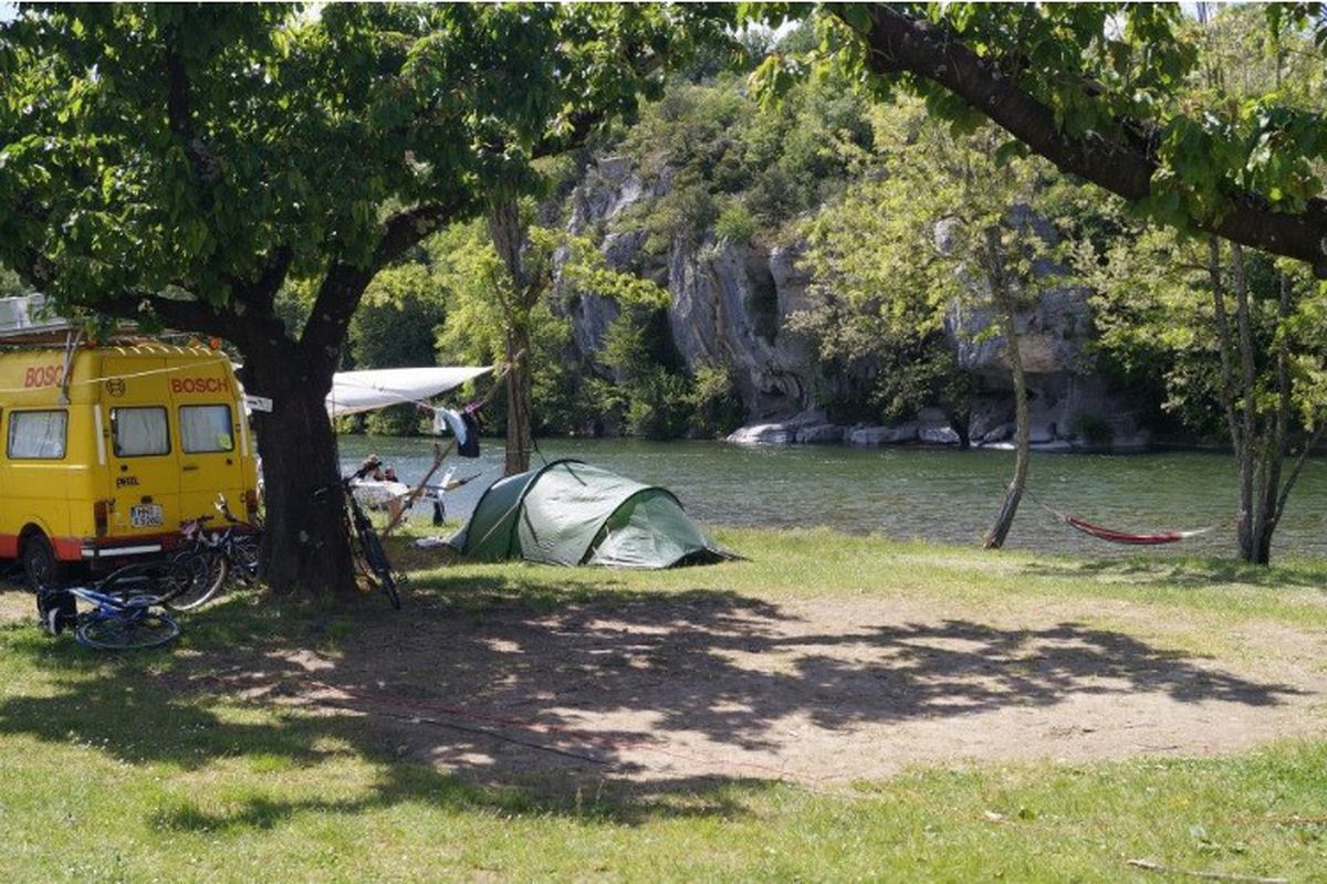 Camping Mazet Plage - Berrias-et-Casteljau - tarifs et avis - Camping ...