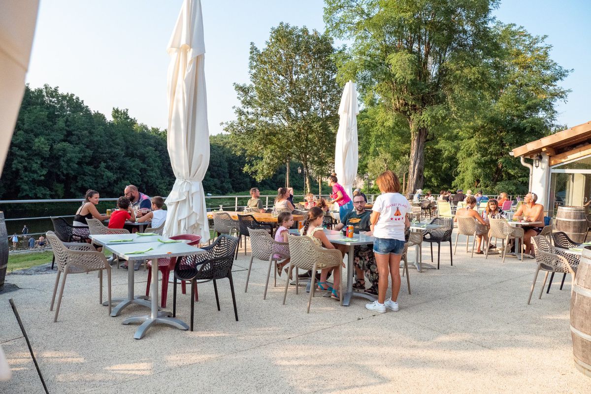 Camping Mazet Plage - Berrias-et-Casteljau - tarifs et avis - Camping ...