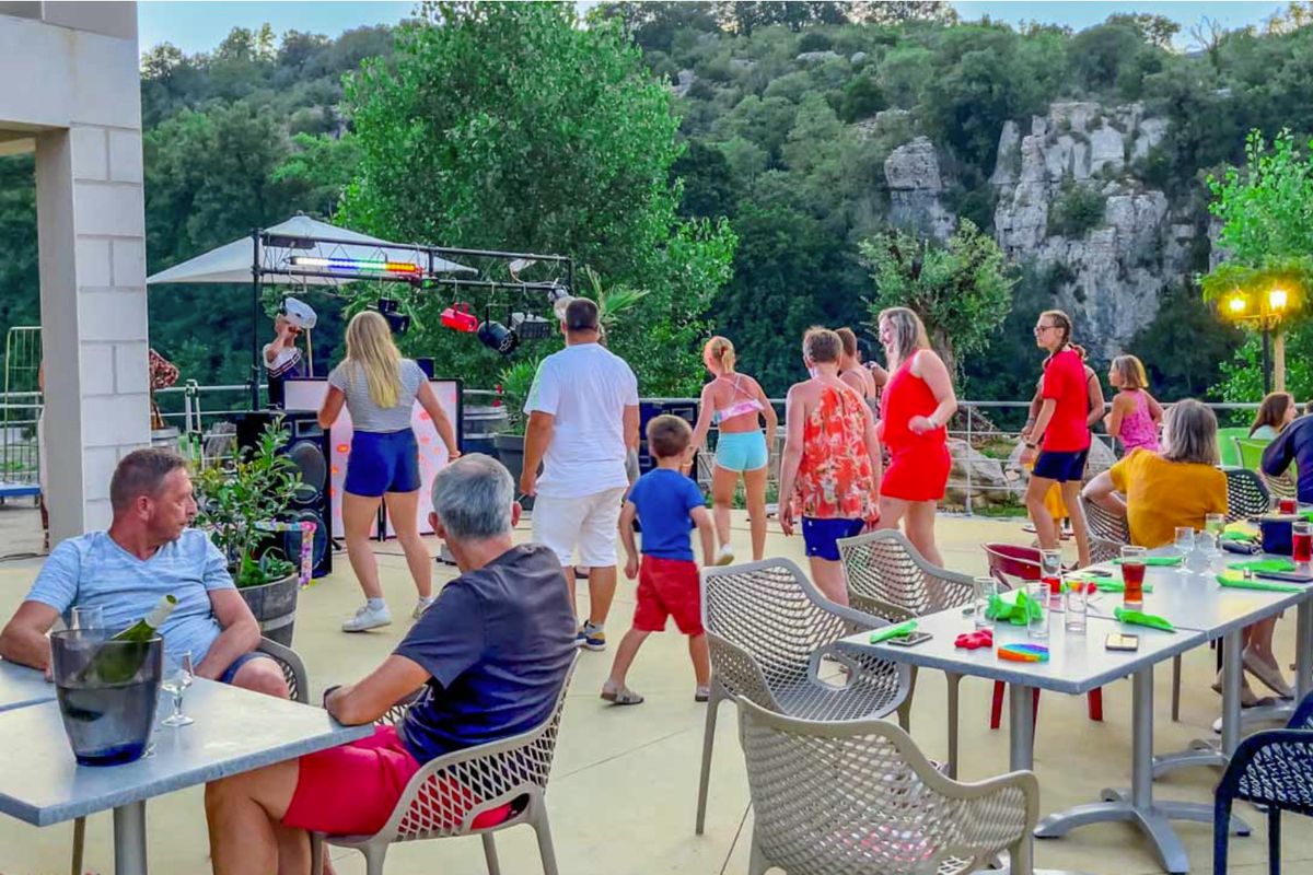 Camping Mazet Plage - Berrias-et-Casteljau - tarifs et avis - Camping ...