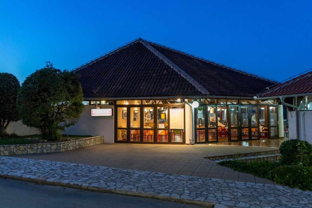 Jezera Village Holiday Resort: Campingplatz buchen | Camping and Co