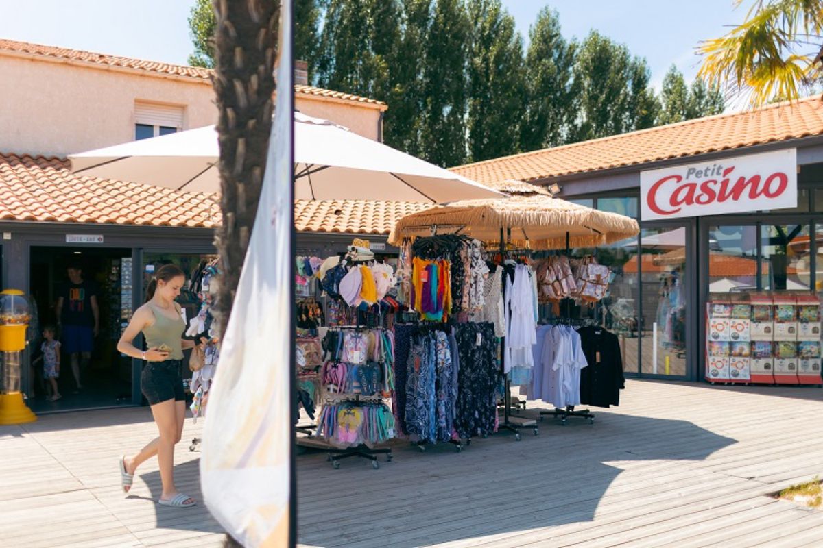 Camping Le Jard - Tranche-sur-Mer - tarifs et avis - Camping and co