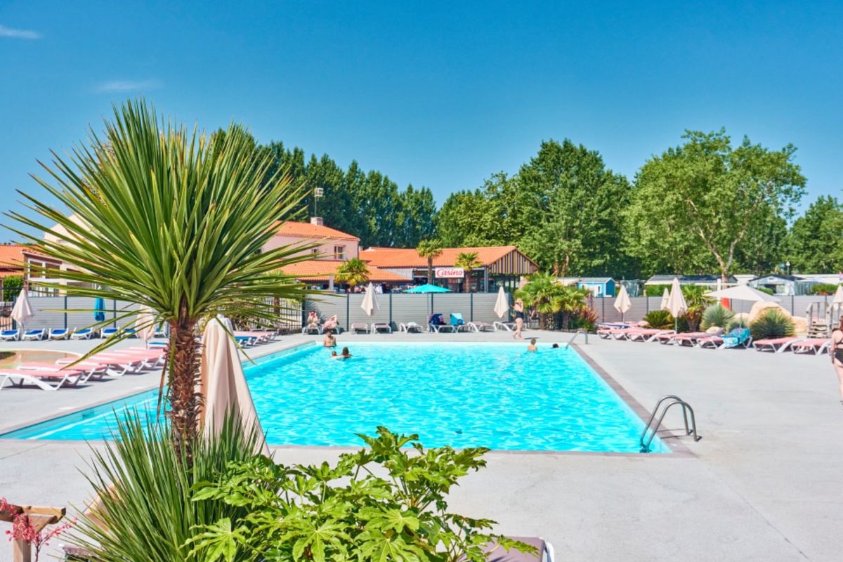 Camping Le Jard - Tranche-sur-Mer - tarifs et avis - Camping and co