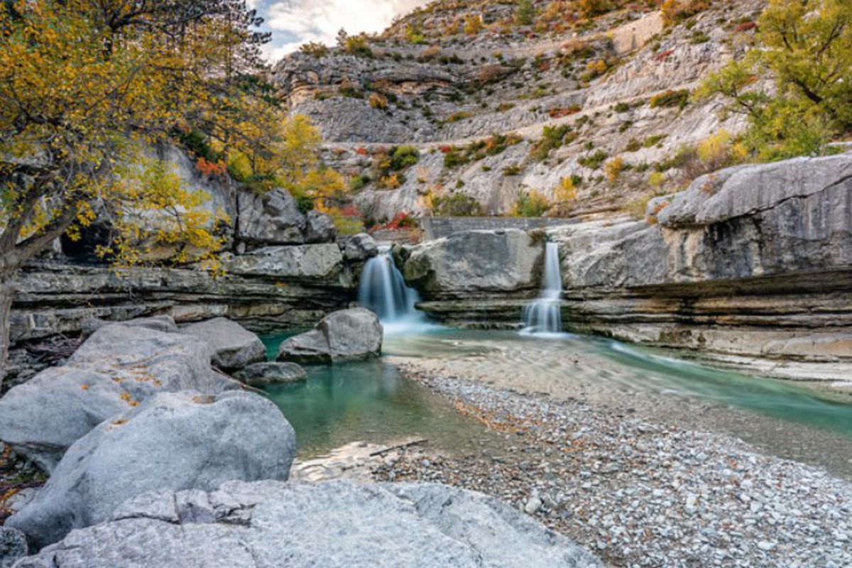 Camping Le Clot du Jay en Provence - Clamensane - tarifs et avis ...