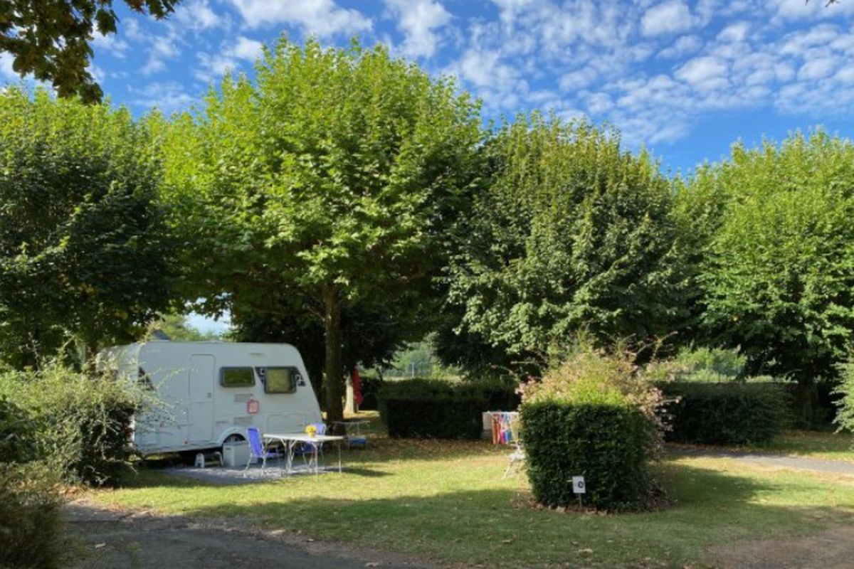 Camping Canal de Berry - Saint-Amand-Montrond - tarifs et avis ...