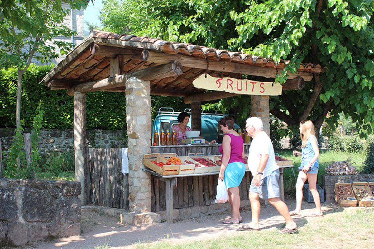 Camping Le Pradal - Vans - tarifs et avis - Camping and co