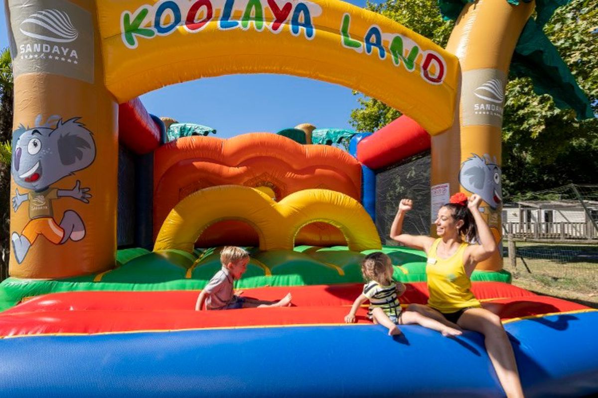 Camping Sequoia Parc - Saint-Just-Luzac - tarifs et avis - Camping and co