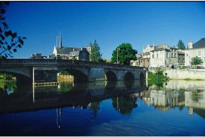 Camping La Rivière - Couhé - tarifs et avis - Camping and co