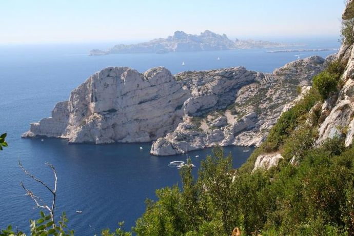 Camping Crin Blanc - Aurons - tarifs et avis - Camping and co Camping Crin Blanc - Aurons - tarifs et avis - Camping and co
