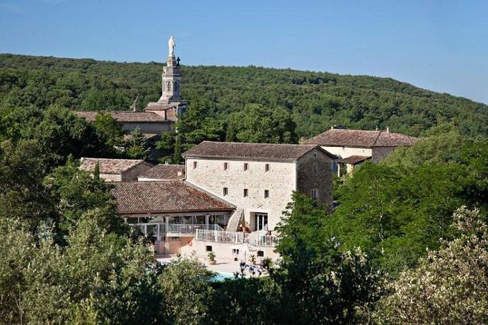 Camping Château de Boisson - Allègre-les-Fumades - tarifs et avis ...