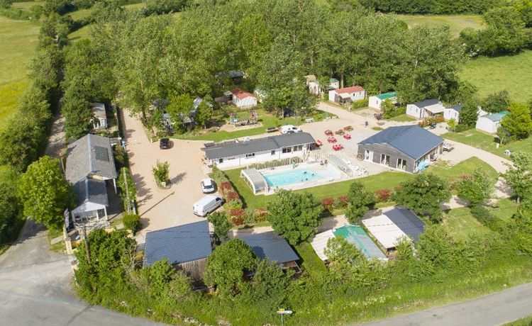 Camping plo *** - mini chalet isabelle 2 rum 4 personer - Occitanie